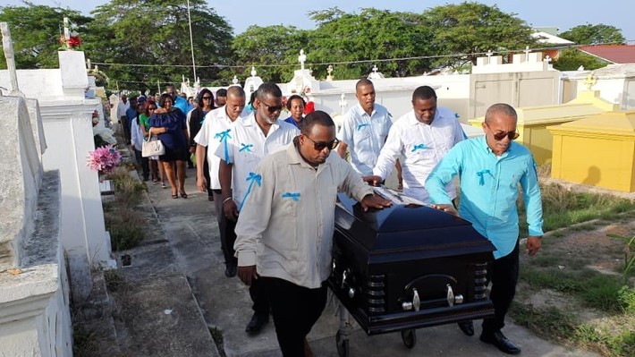 Entiero di Girigo Trenidad | Extra Bonaire