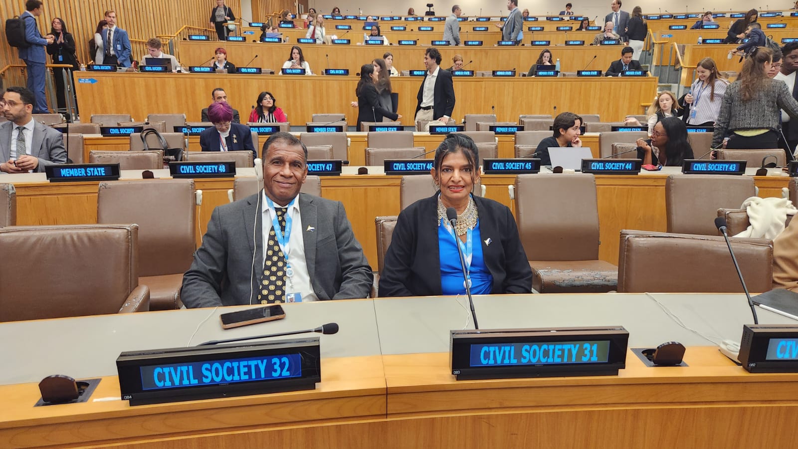 Pa traishoná deseo di pueblo desde 10-10-10 James Finies ta kondená polítikonan di Boneiru ...