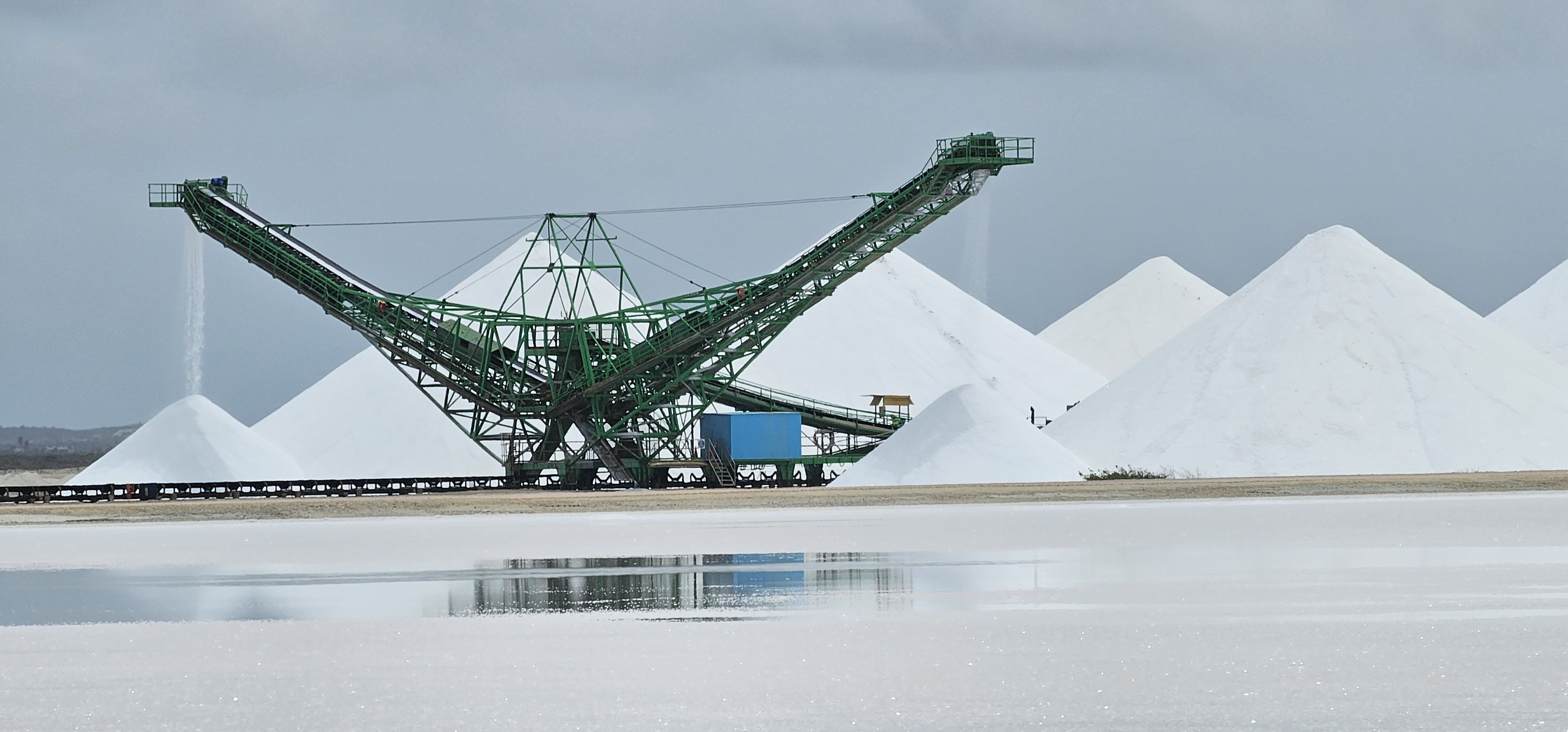 Produkshon di salu ketu bai aktivo Promé industria di Boneiru | Extra ...