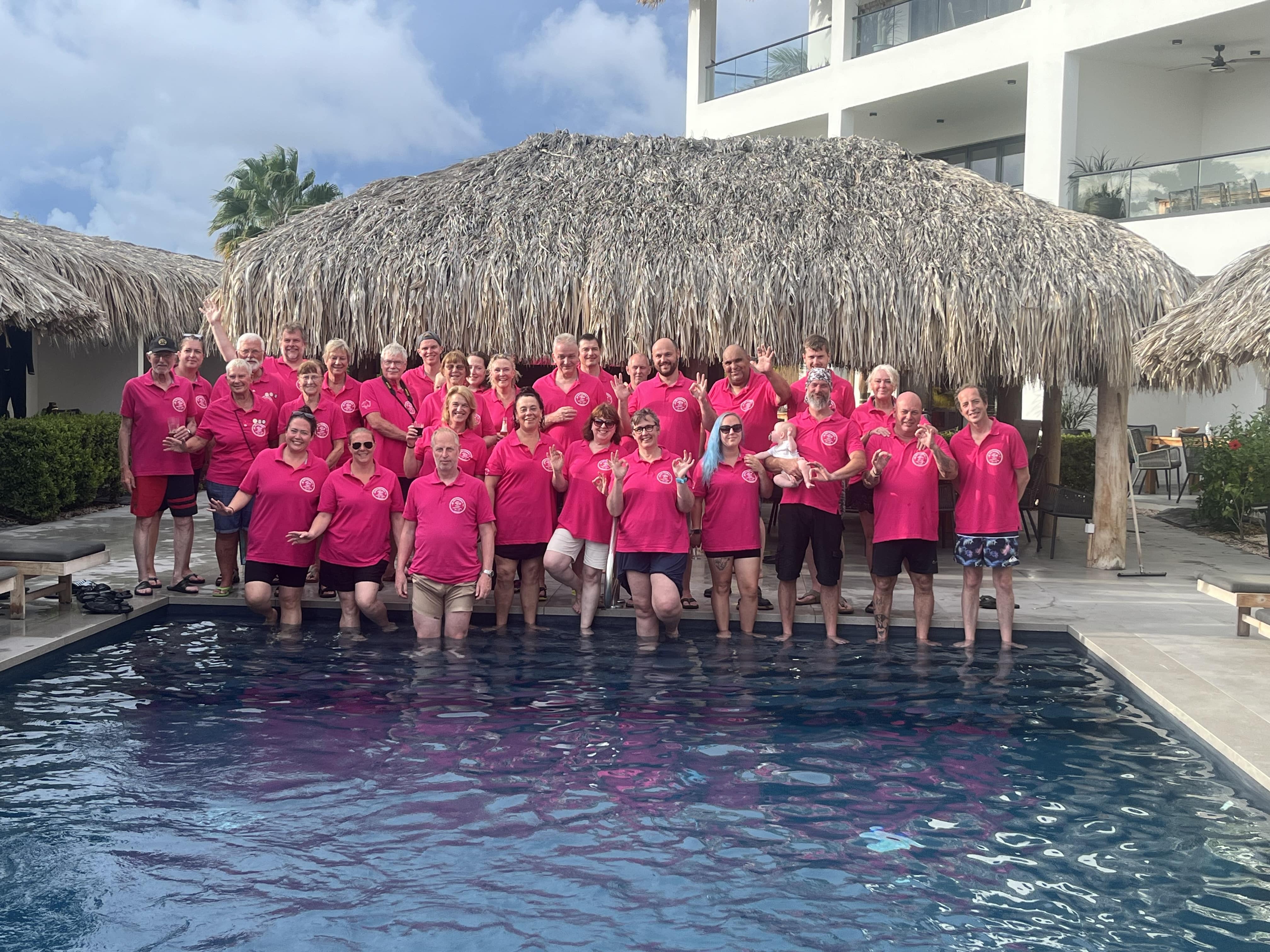 Klup di buseo OSV Amphibius di bishita | Extra Bonaire