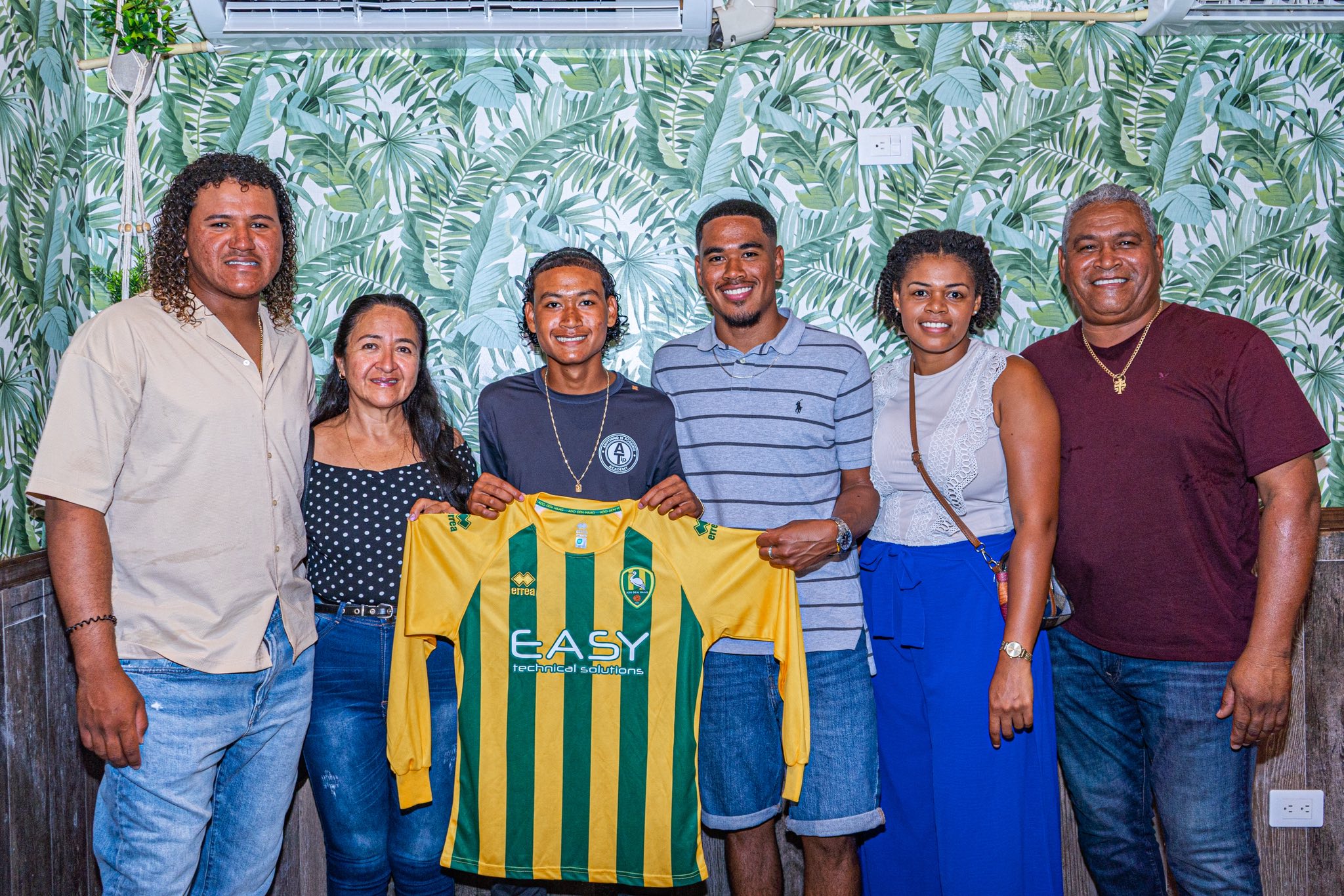 ADO Den Haag orguyoso di Anyerson Bernabela | Extra Bonaire